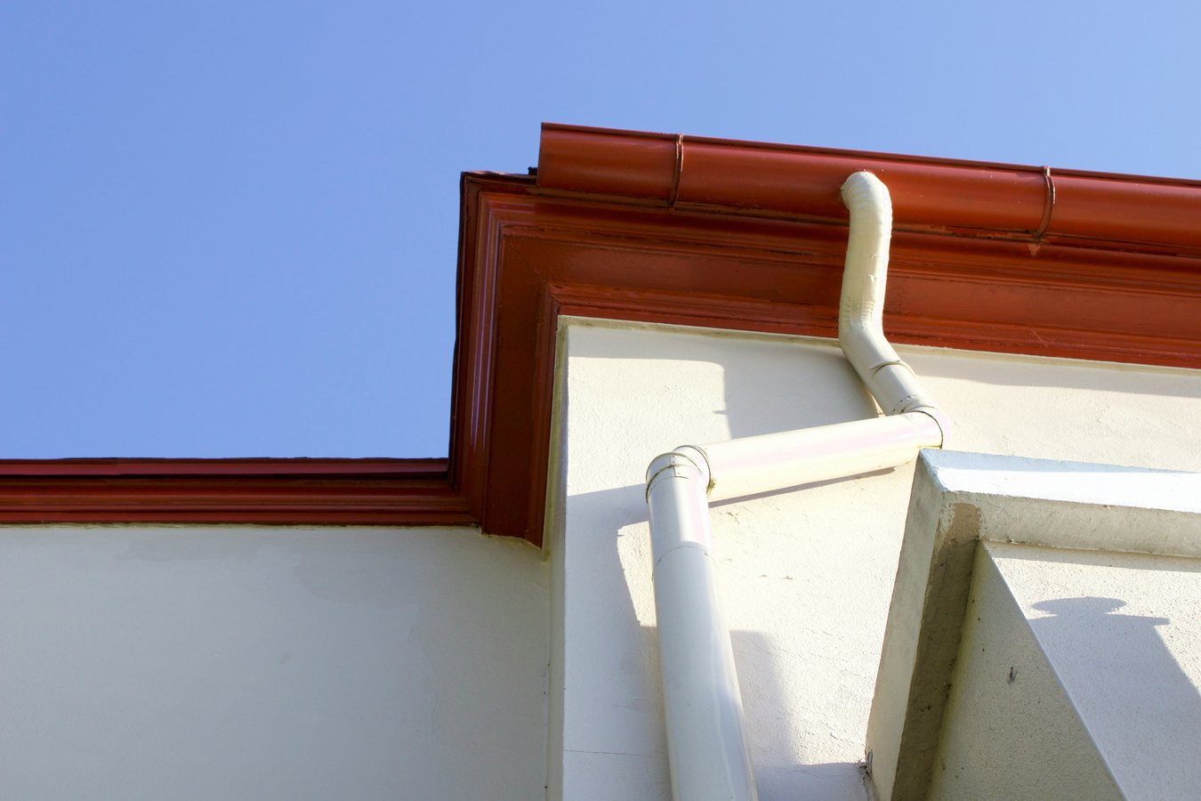 Why Your Roof Needs the Right Gutters to Last Longer